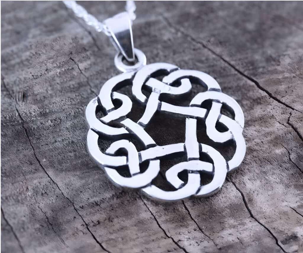 The Ancient Celtic Father Knot: Meaning & Symbolism