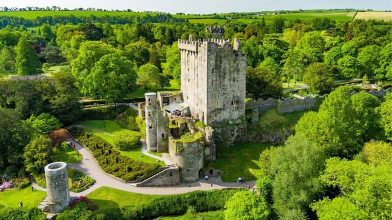29 of the Best Castles in Ireland: Ruins, Forts & Hotels