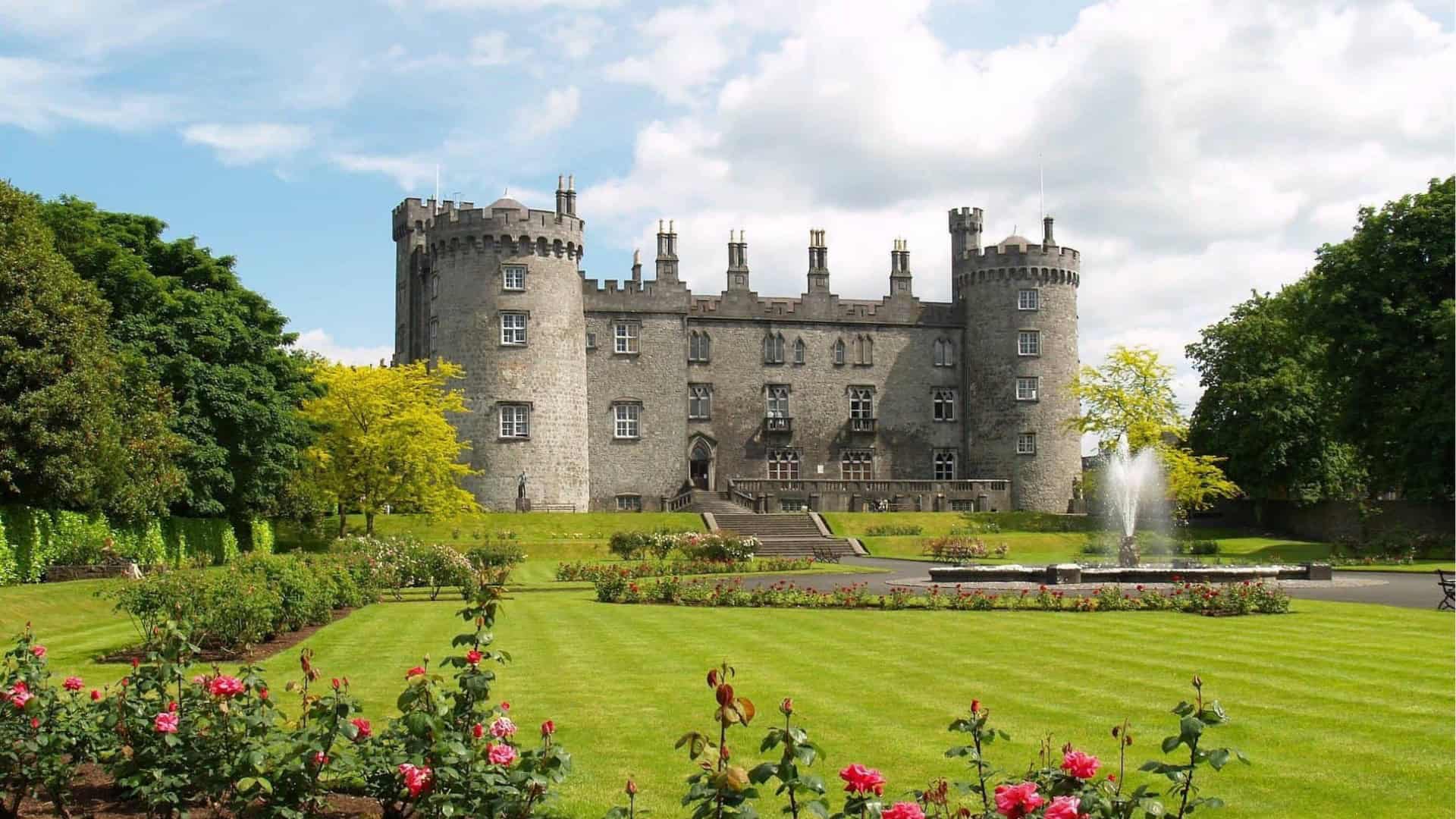 29 of the Best Castles in Ireland: Ruins, Forts & Hotels
